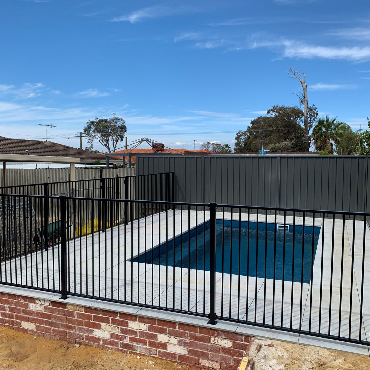Aluminium Tubular Pool Fencing – UFENCEIT