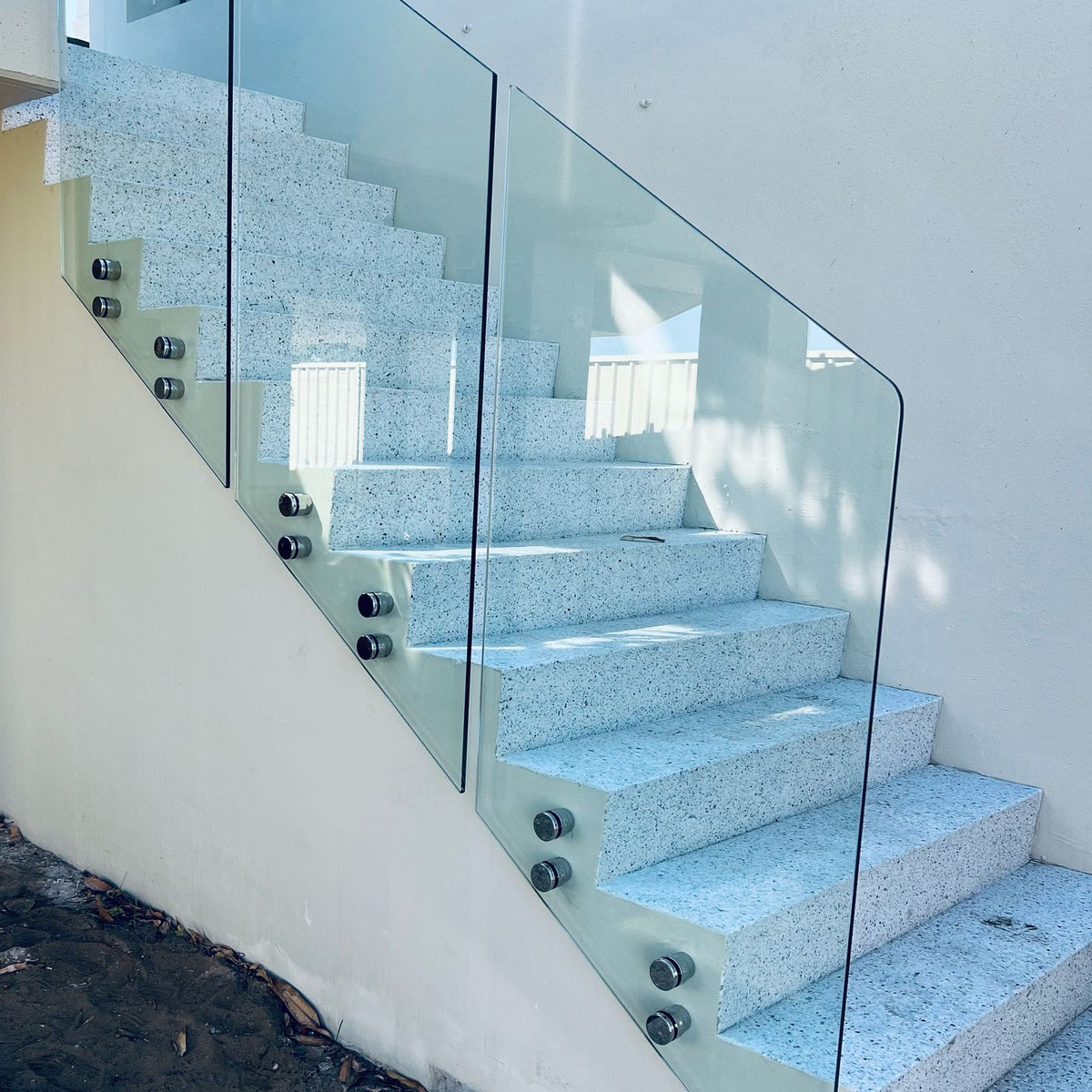 Standoff Glass Balustrade C/W Top Mount Handrail – UFENCEIT
