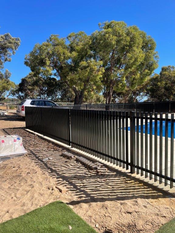 Aluminium Blade Fencing & Pool Fencing – UFENCEIT