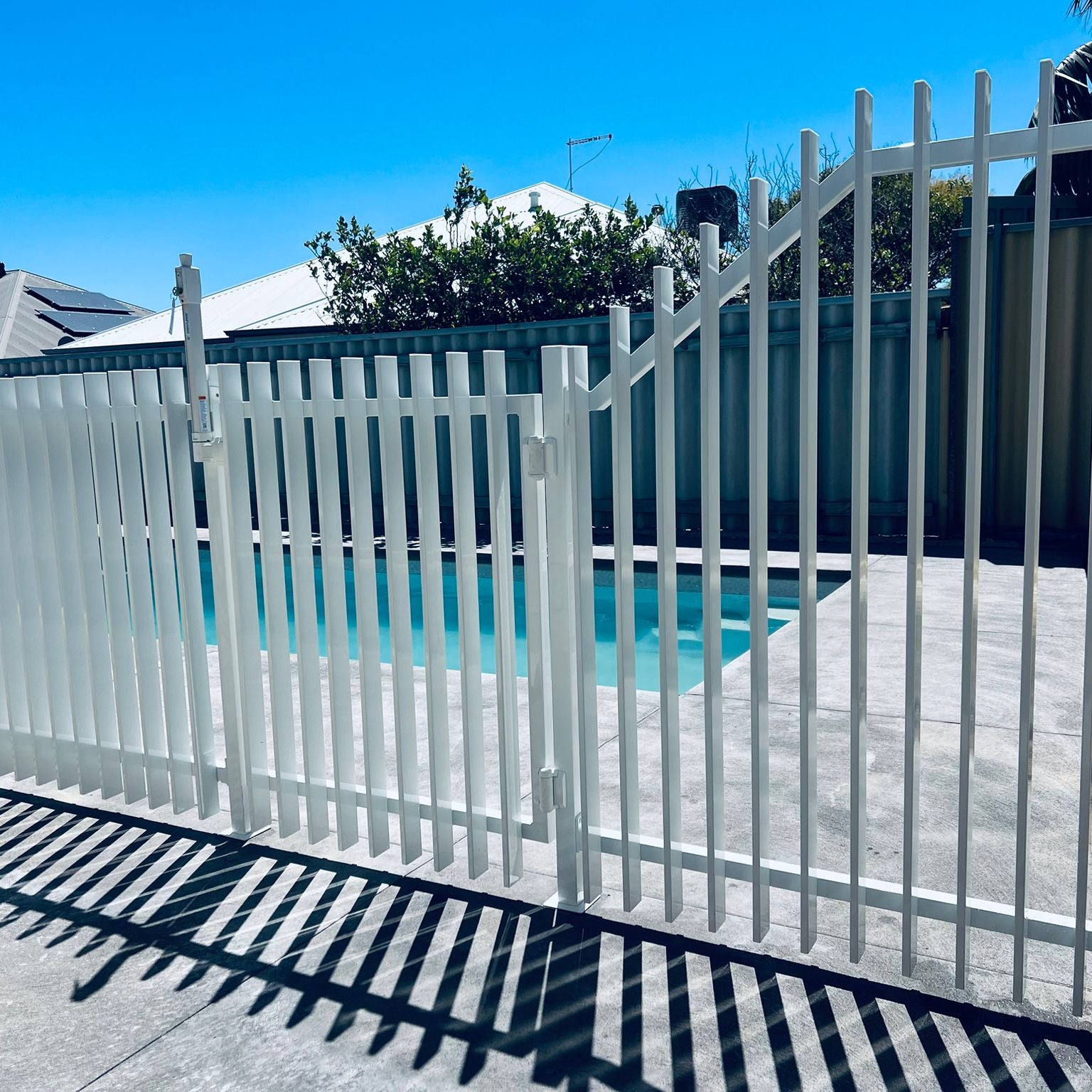 Aluminium Blade Fencing & Pool Fencing – UFENCEIT